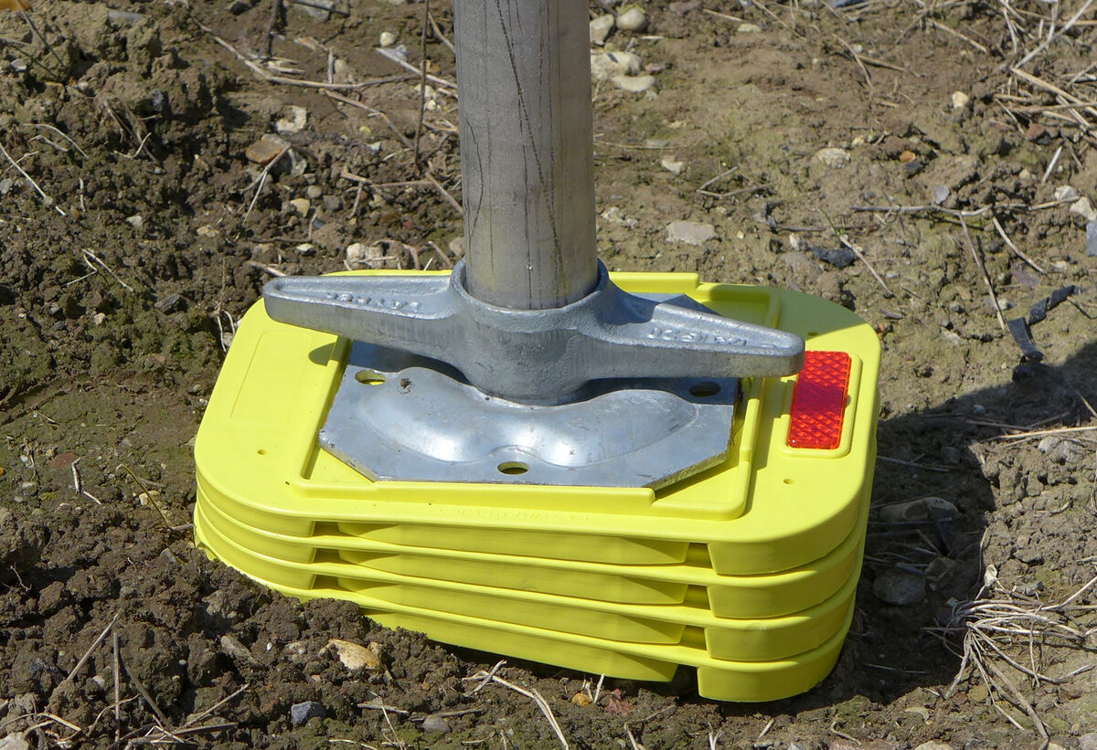 Inclined scaffolding foot plate 248 x 188 x 17/29 mm | Lodax