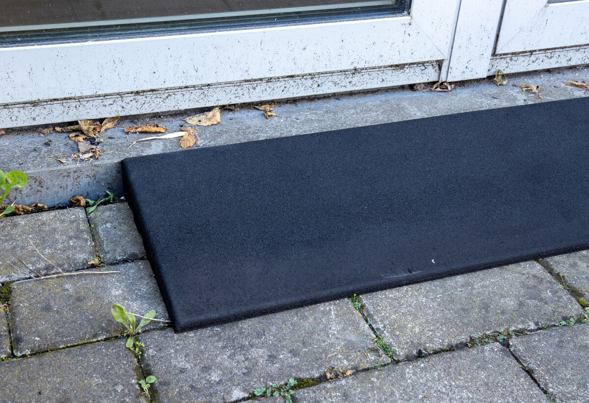 Rubber curb driveway ramp 1000 x 250 x 45 mm | Lodax